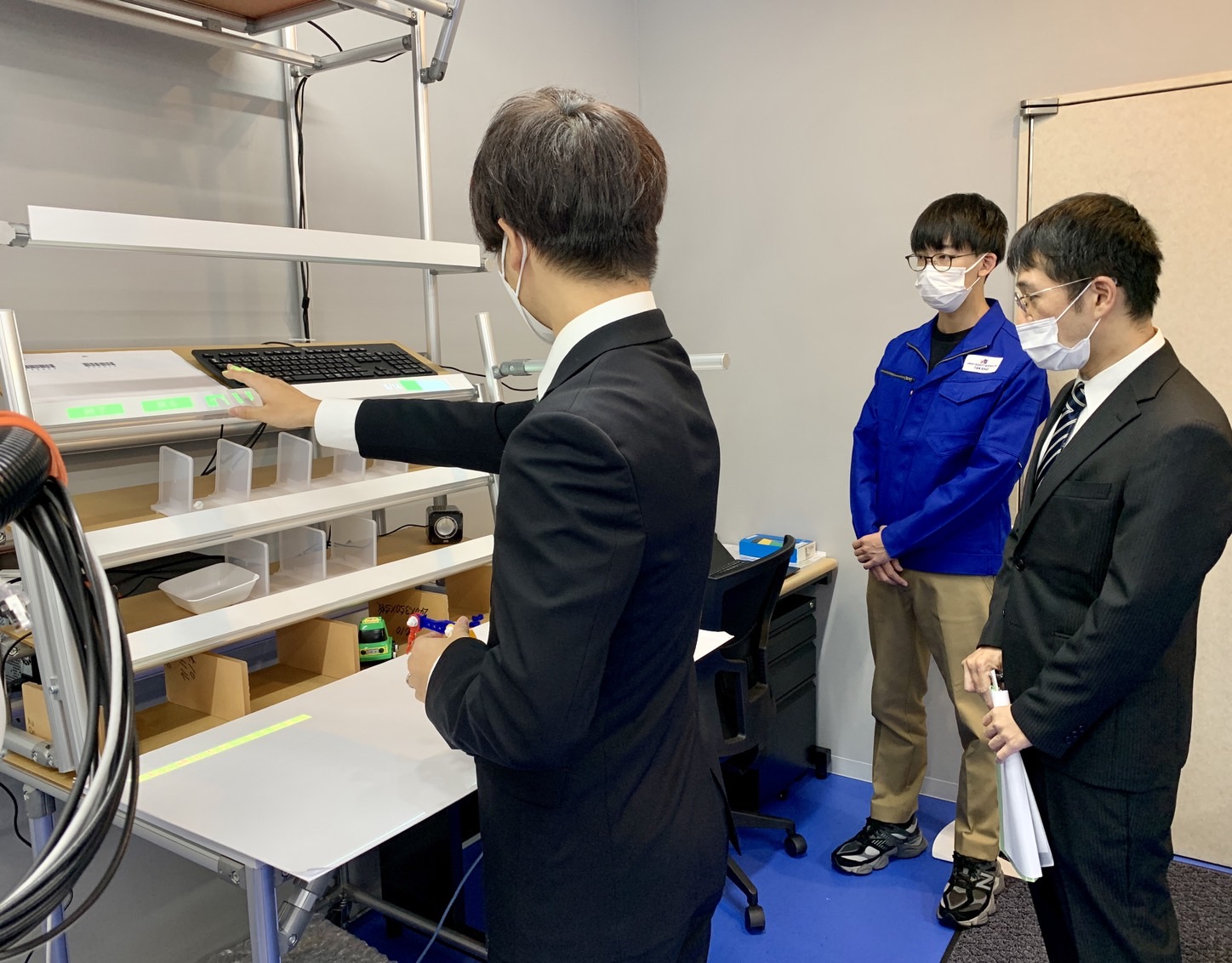 「組立て作業支援棚」の体験会を開催しました - 株式会社FAプロダクツJSS事業部｜関東最大級のロボットSIer